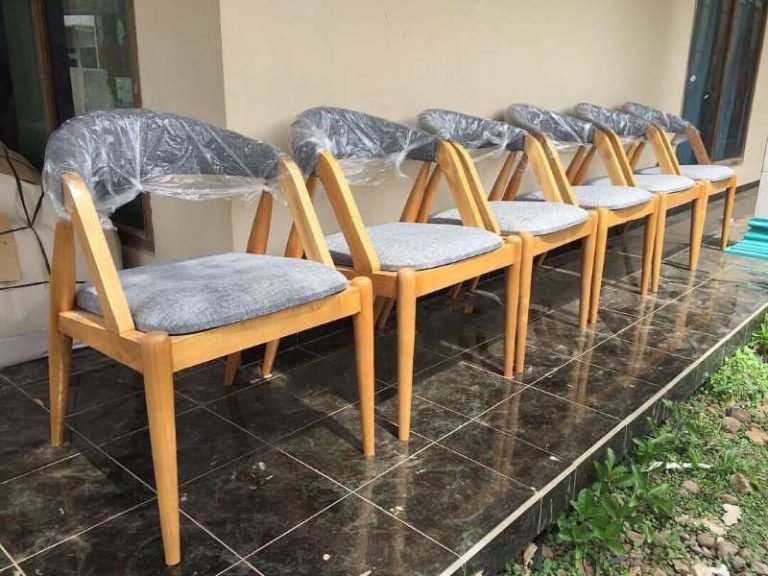 Meja Solid Trembesi | Mebel Jepara | Kursi Cafe Bar Trembesi Jepara