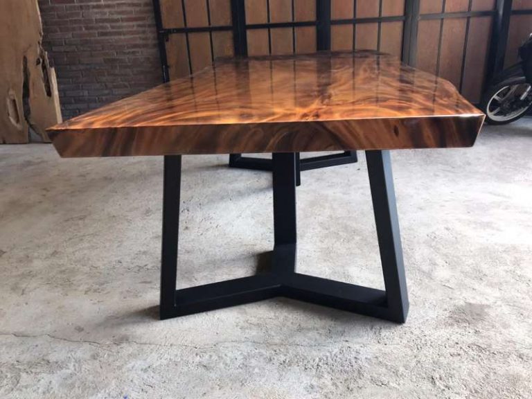 Meja Solid Trembesi Natural Melengkung | INDO JATI FURNITURE JEPARA